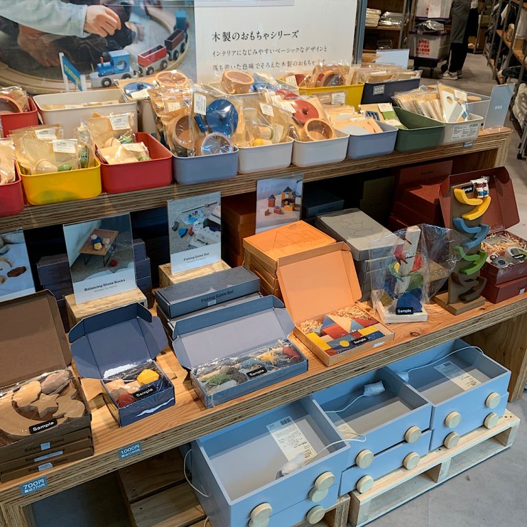ダイソー発【Standard Products】ベビー・キッズ向け木製玩具が充実！プレゼントにも♪ | HugMug