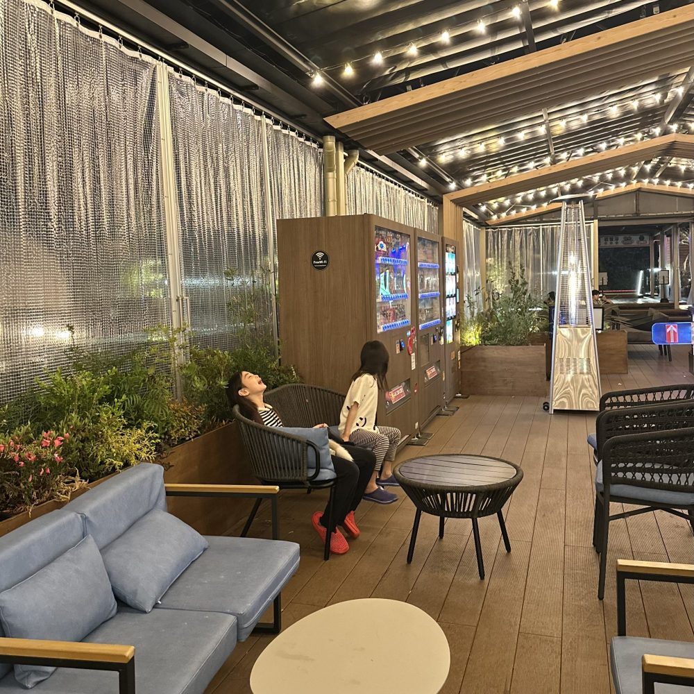 泳げる！潜れる！飛び込みOK！？【関東最大級スパ】King&Queenが子連れで最高に楽しめる | HugMug